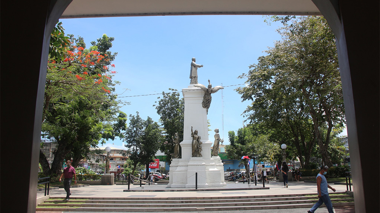 Plaza Rizal - MyBicol